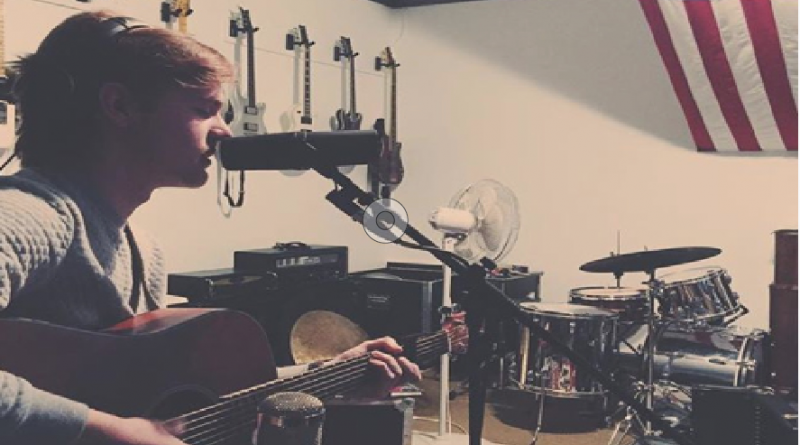 Nathan Perry plays in humane society benefit concert – The OBU Signal